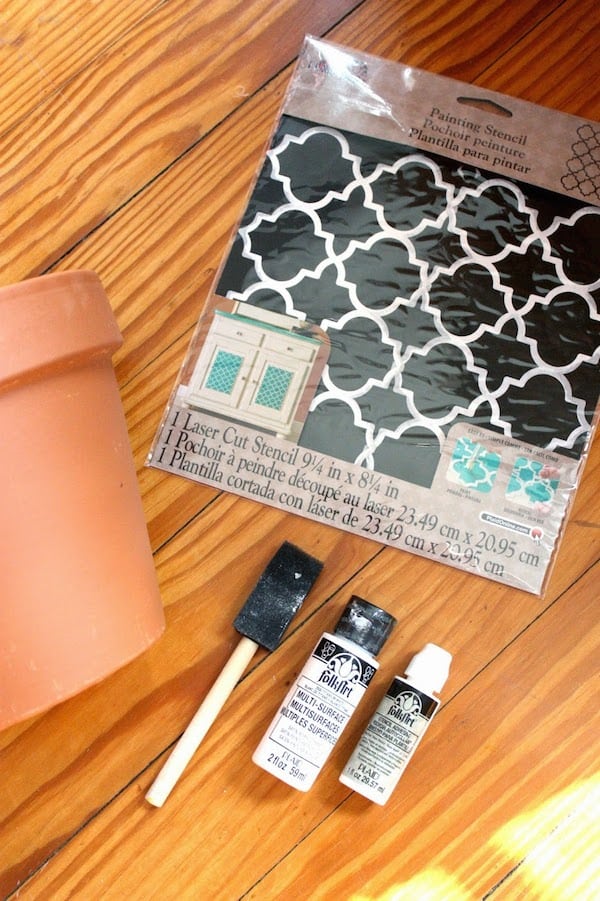 How To Stencil A Clay Pot Diycandy How To Stencil A Clay Pot Diycandy