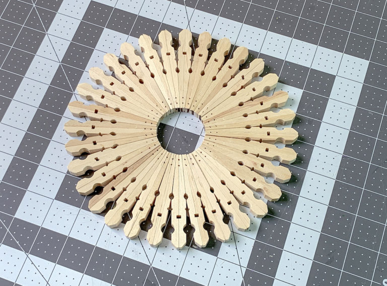 This Clothespin Clock is Easy to Make - DIY Candy