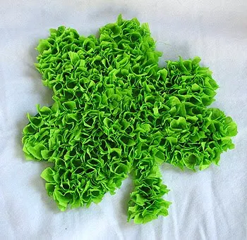Easy Shamrock Crafts You'll Feel Lucky to Make! - DIY Candy