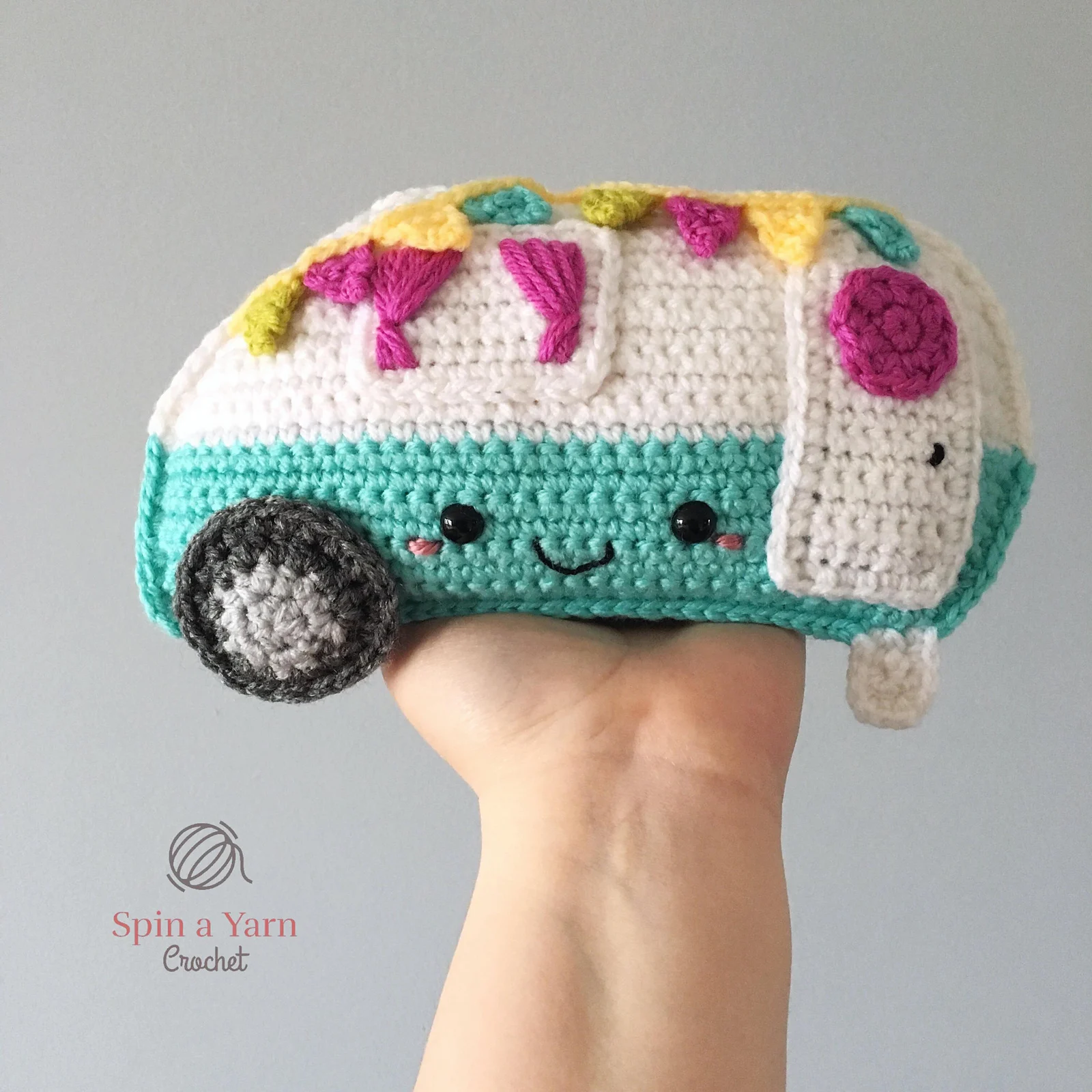 Vintage Camper Crafts: 30+ Super Cute Projects - DIY Candy