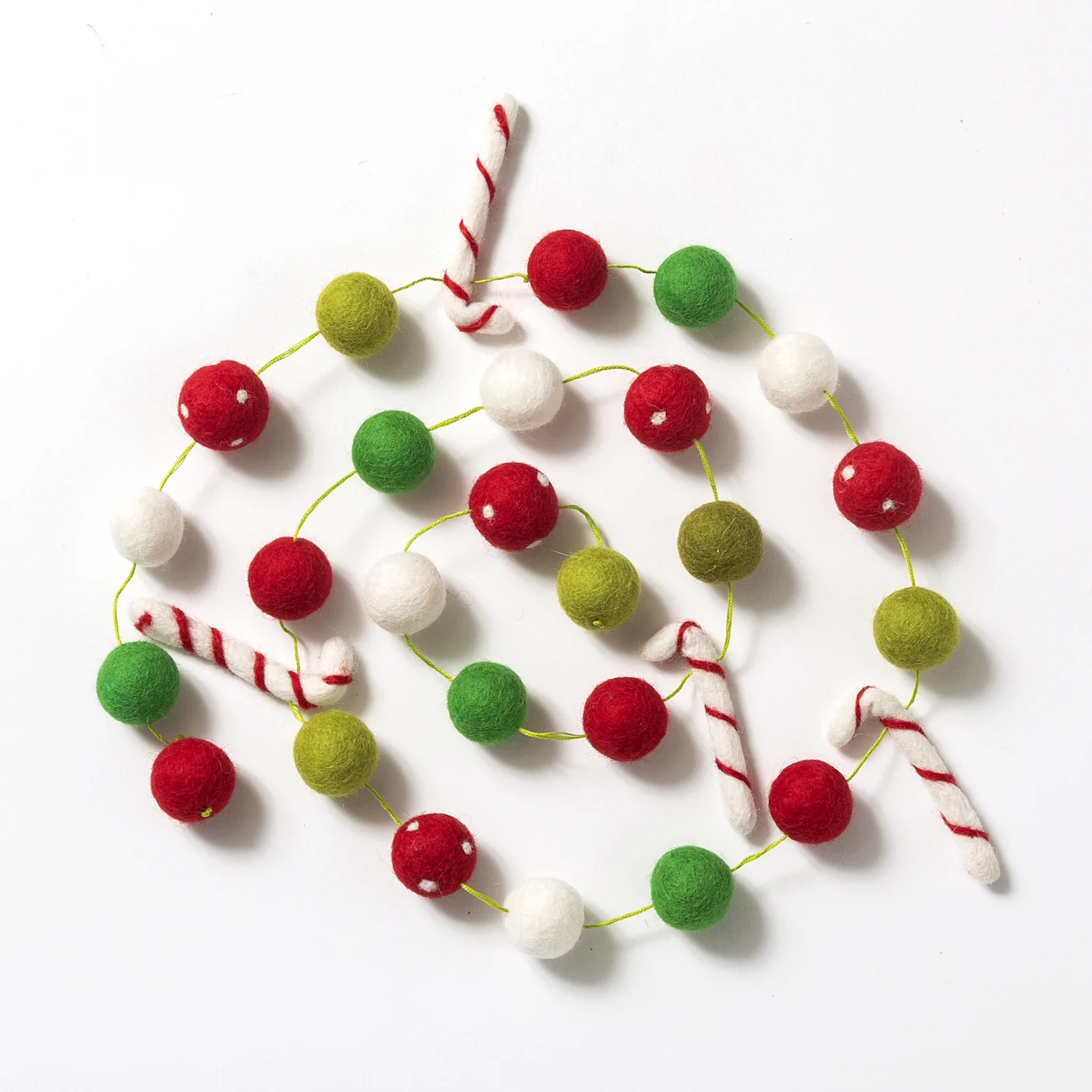 Make a Christmas Felt Ball Garland in Minutes - DIY Candy