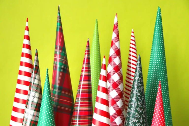 Paper Christmas Decorations for a Holiday Home - DIY Candy
