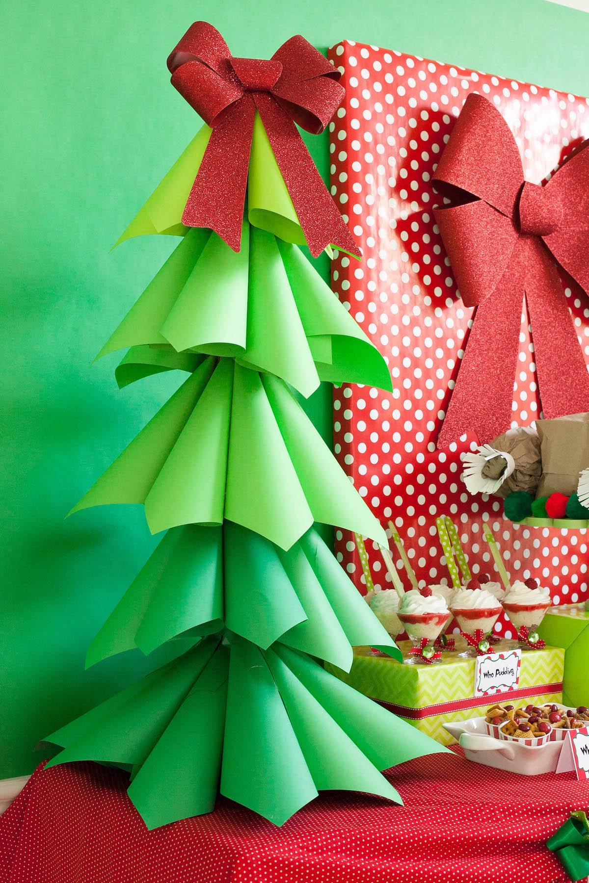 Paper Christmas Decorations for a Holiday Home - DIY Candy