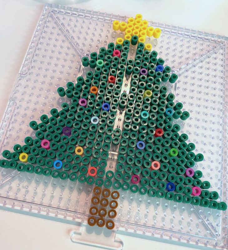 Christmas Tree Perler Beads (20+ Free Patterns!) - DIY Candy