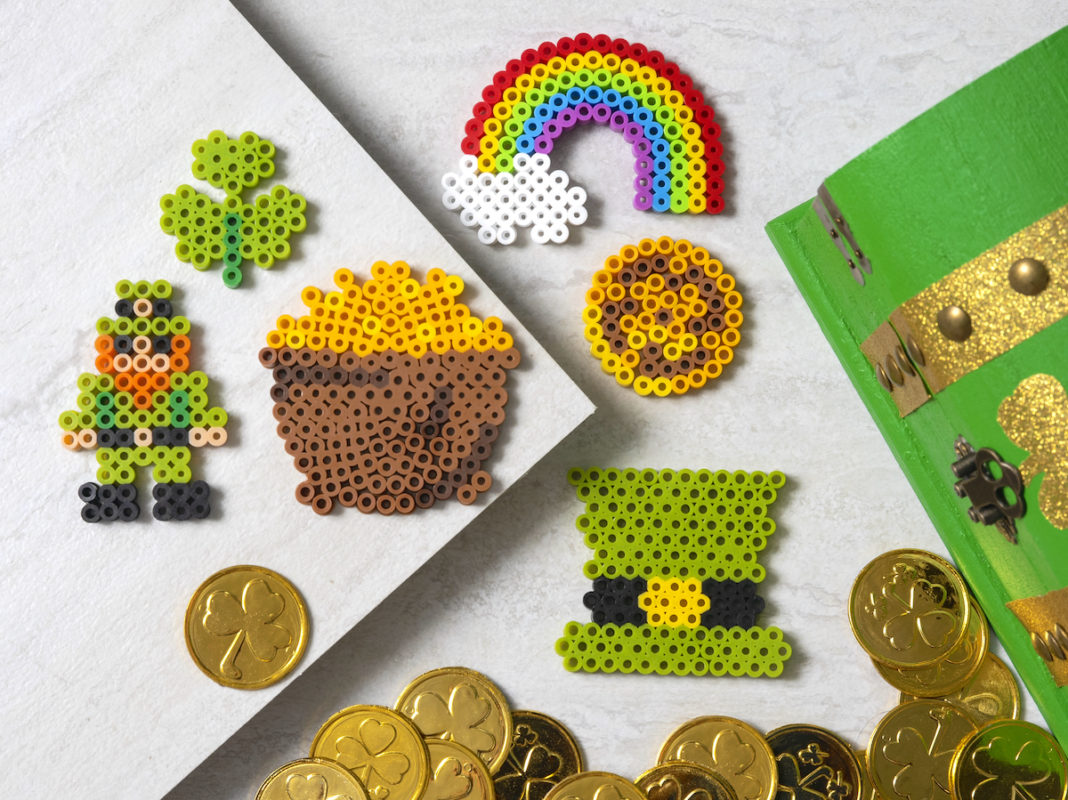 St. Patrick's Day Perler Beads (50+ Patterns!) - DIY Candy