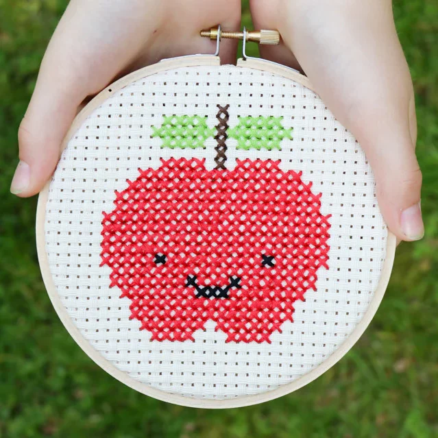 Apple Crafts for All Ages - Artshow24
